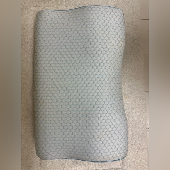 derilo | Bedding | Ergonomic Blue And White Pillow By Derila | Poshmark